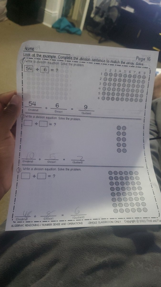 Look at the example. Complete the division sentence to match the array. S..