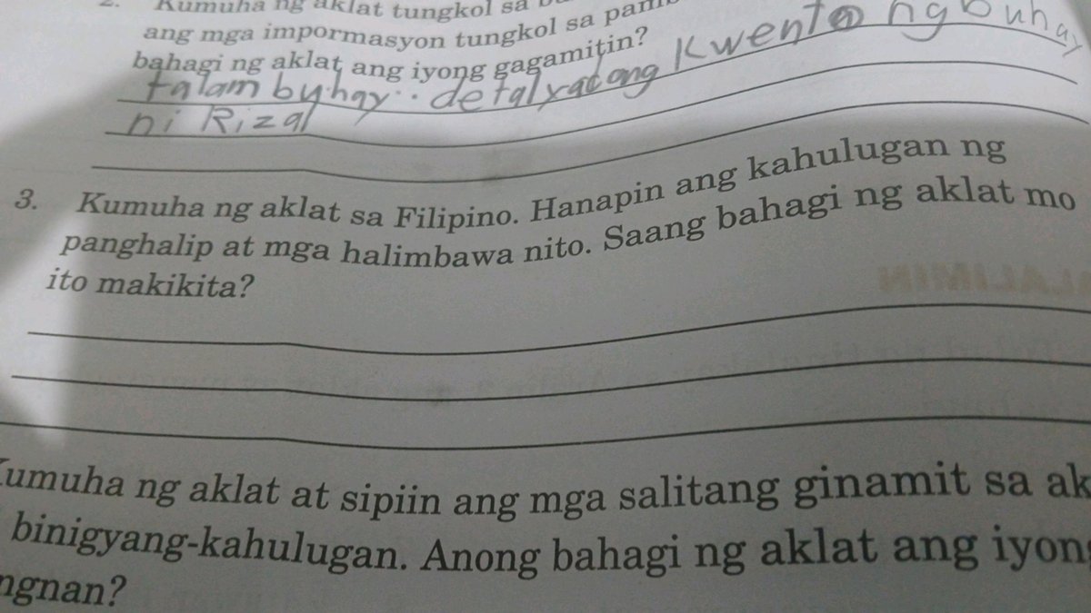 Kumuha ng aklat sa Filipino. Hanapin ang kahulugan ng panghalip at mga ha..