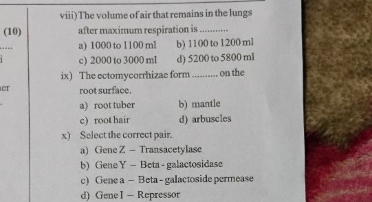 viii) The volume of air that remains in the lungs after maximum respirati..