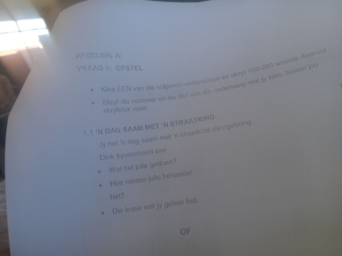 AFDELING A: VRAAG 1: OPSTEL Kies EEN van die volgende onderwerpe en skryf..