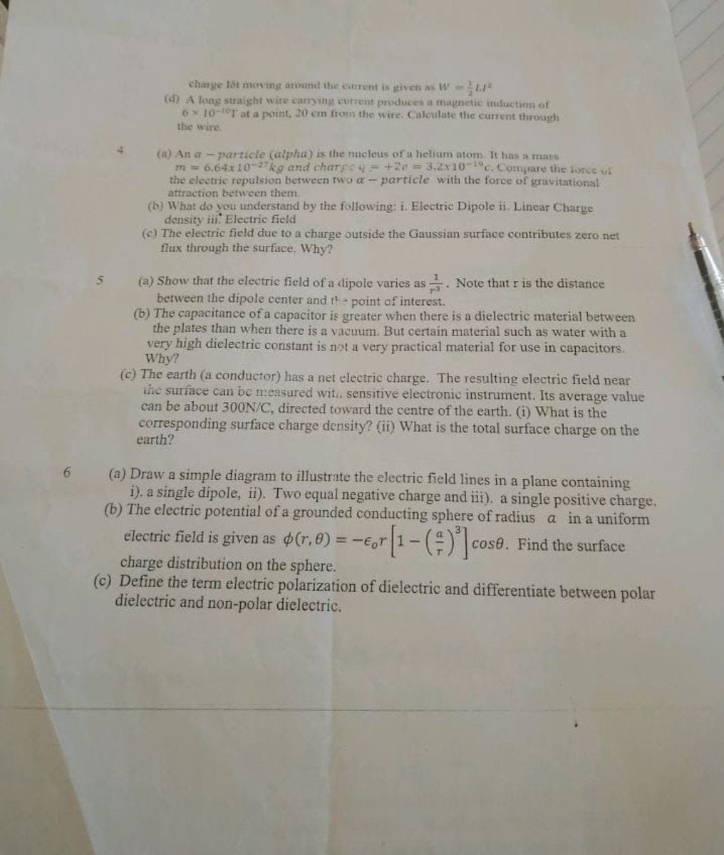 (a) Draw a simple diagram to illustrate the electric field lines in a pla..