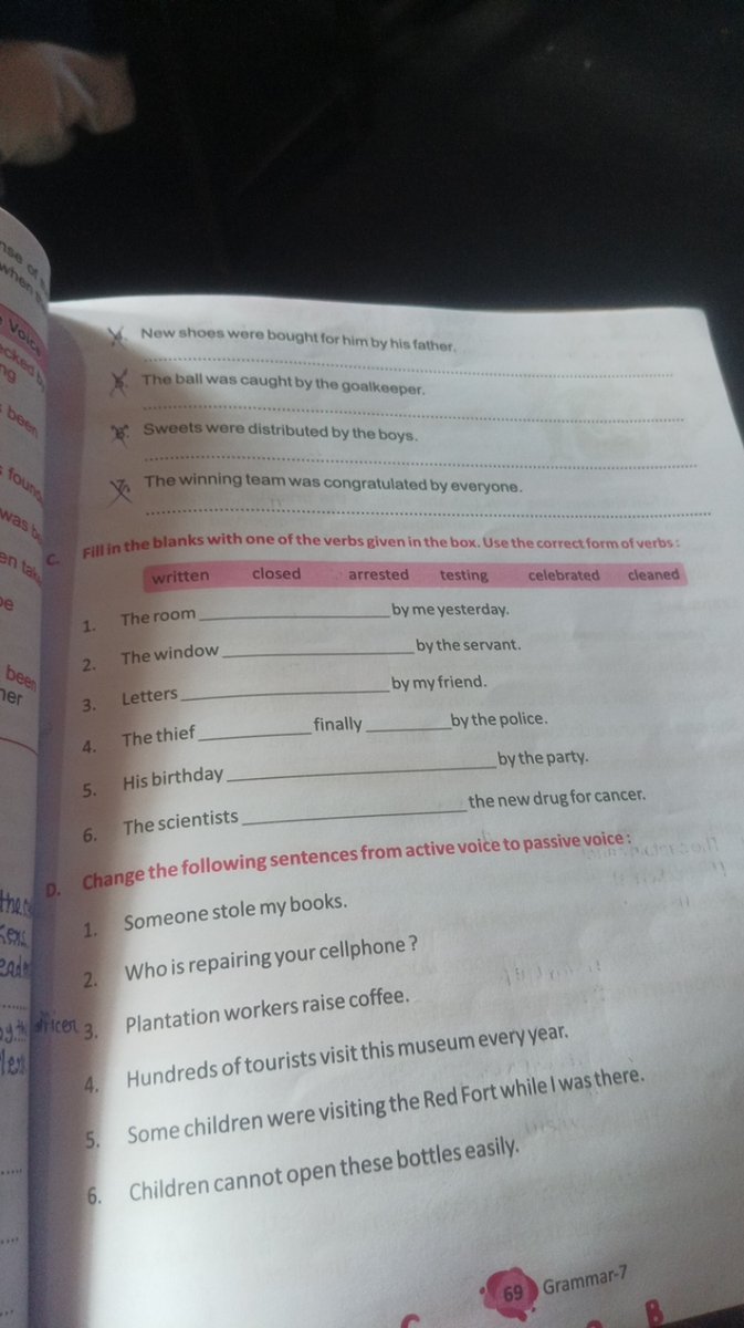 C. Fill in the blanks with one of the verbs given in the box. Use the cor..