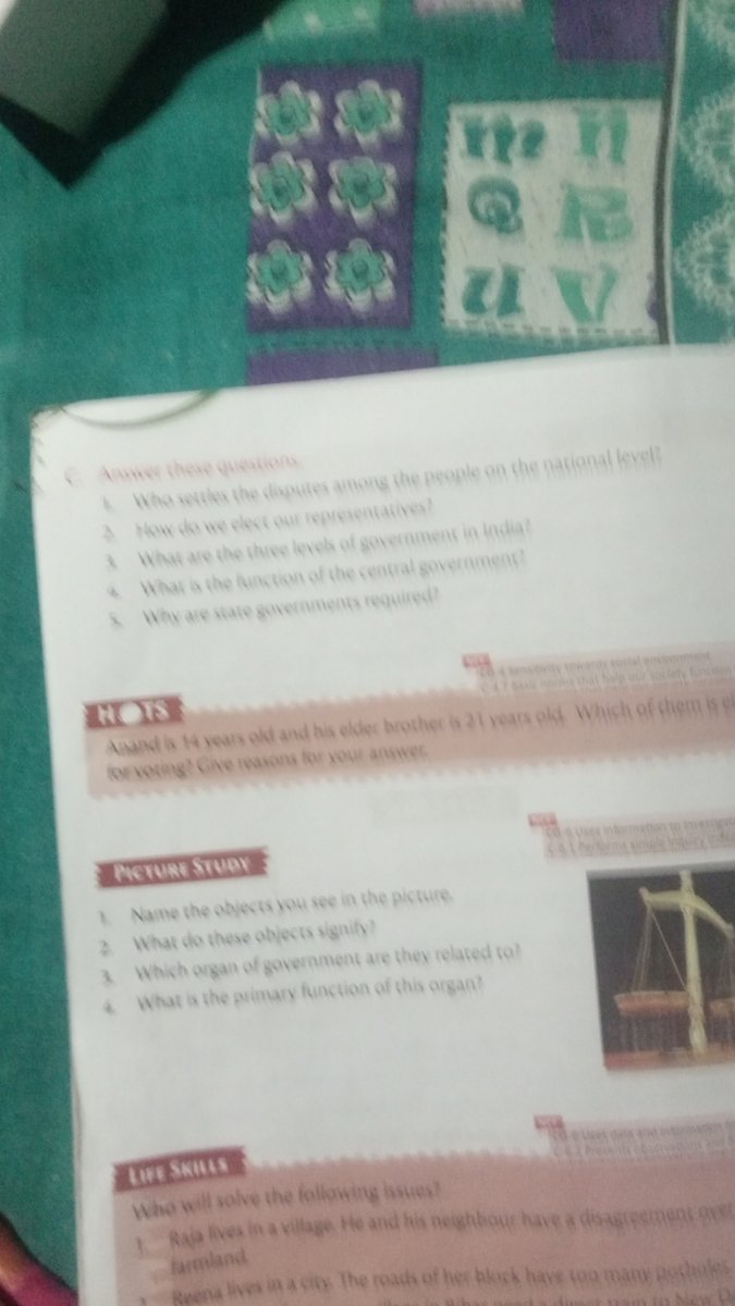 C. Answer these questions Who settles the disputes among the people on th..