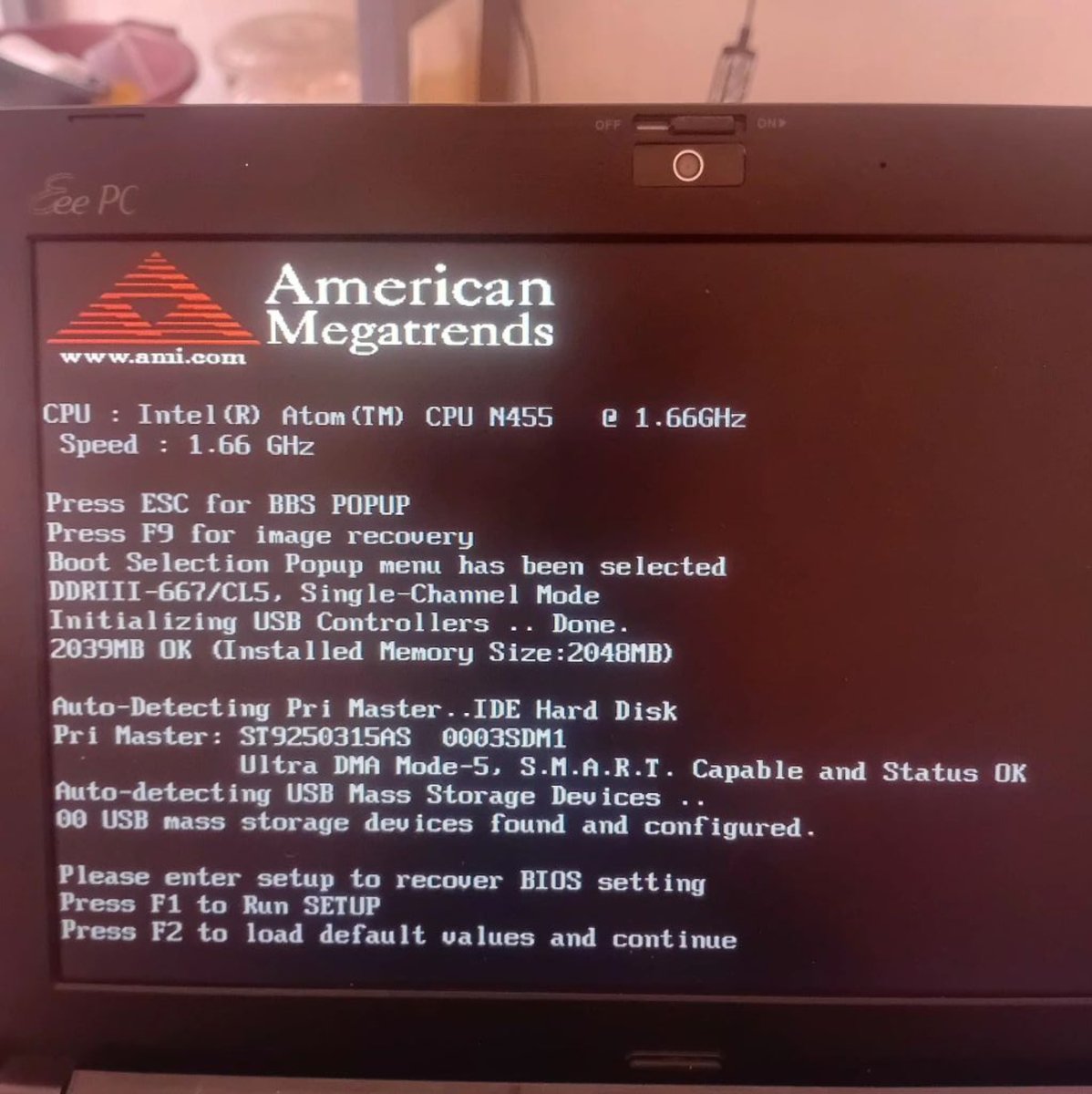 The provided image shows a computer's BIOS boot screen. It displays infor..