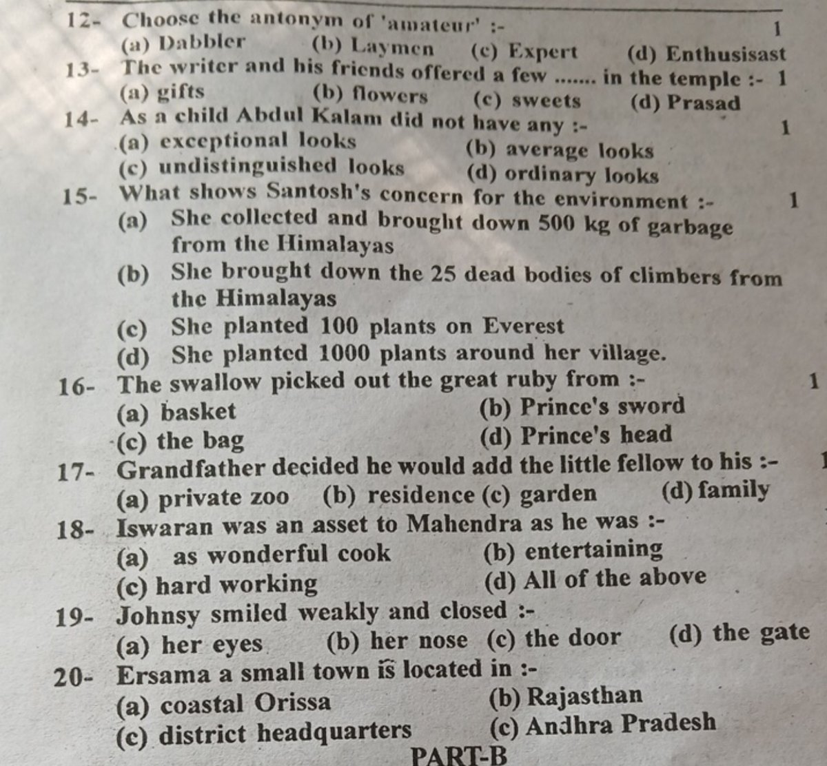 Choose the antonym of 'amateur': (a) Dabbler (b) Laymen (c) Expert (d) En..